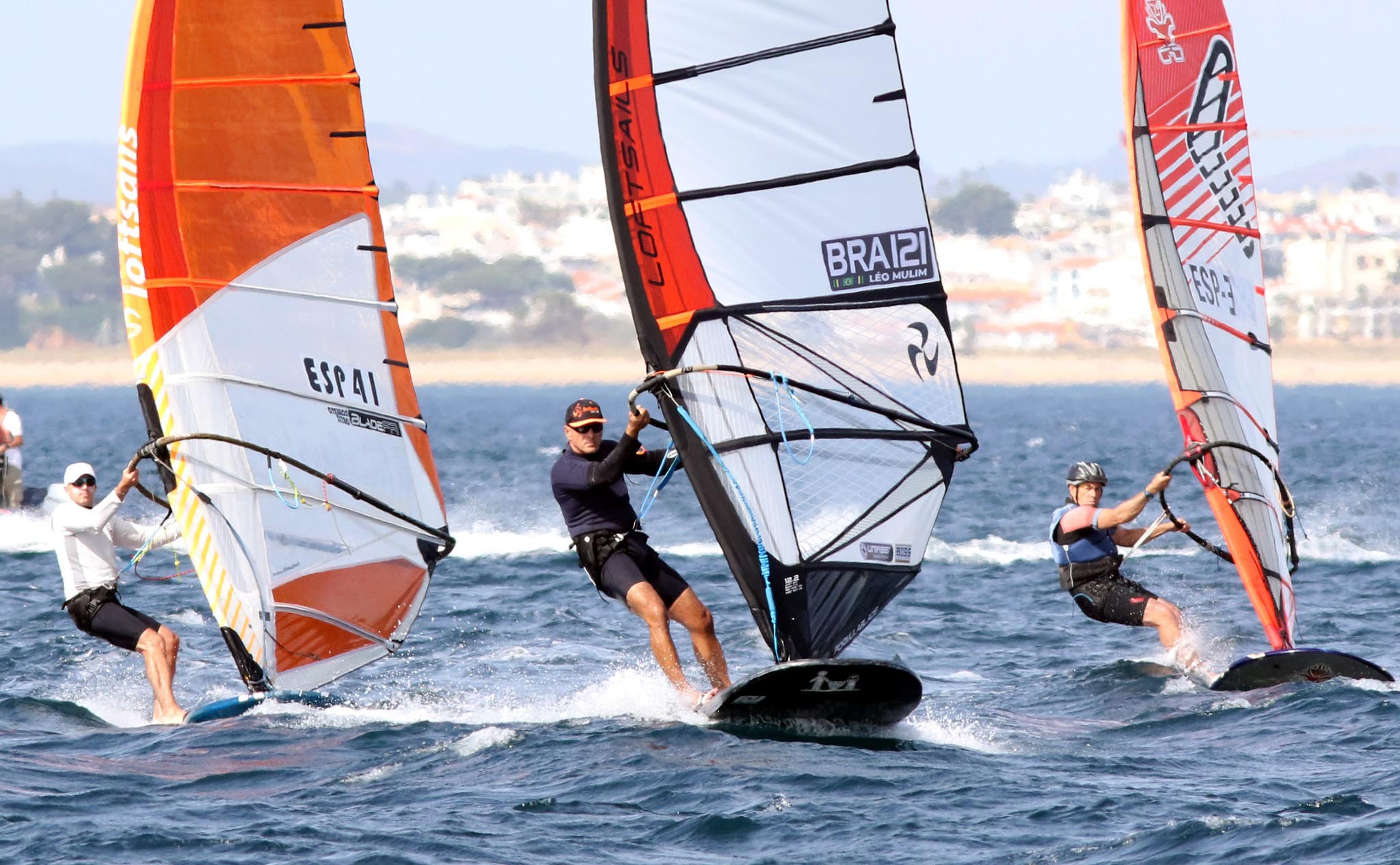 El talaverano Alfonso Tertre, bronce en el Campeonato Ibérico de Fórmula Windsurf 2025